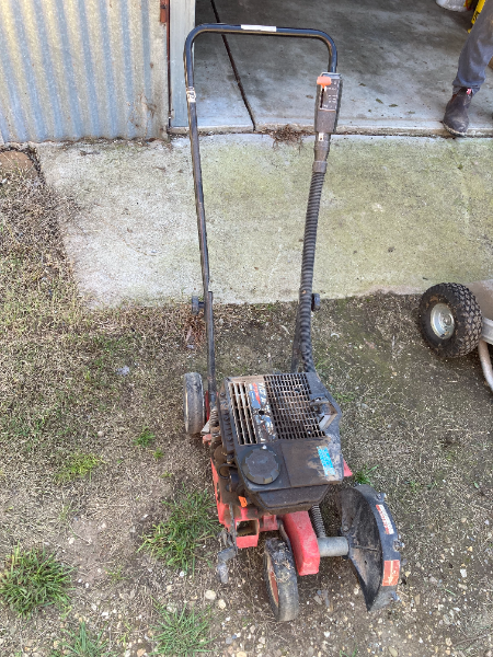 Lot 58 - Victa Edger | AuctionsPlus