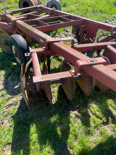 Lot 102 - International Offset Disk Plough | AuctionsPlus
