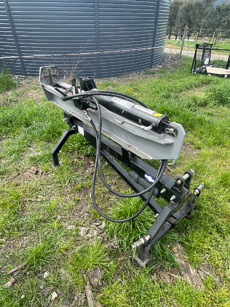 Lot 122 - Himac Log Splitter | AuctionsPlus