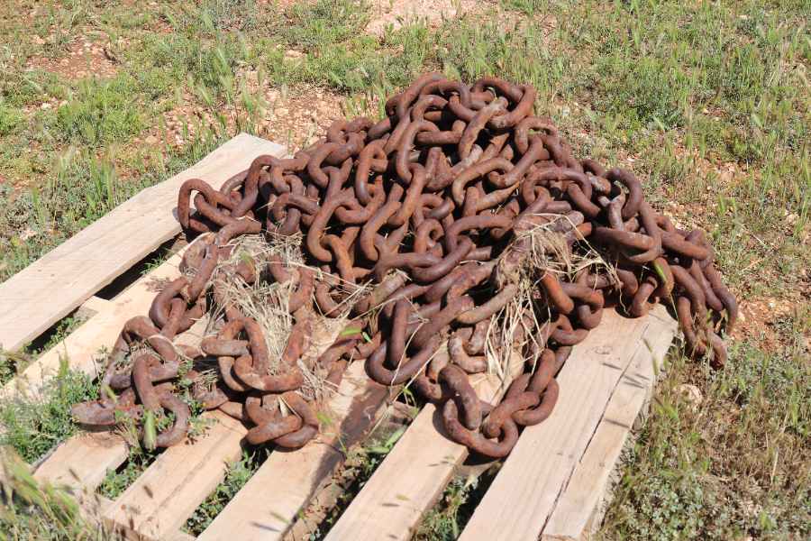 Lot 53 - Heavy duty pull chain | AuctionsPlus