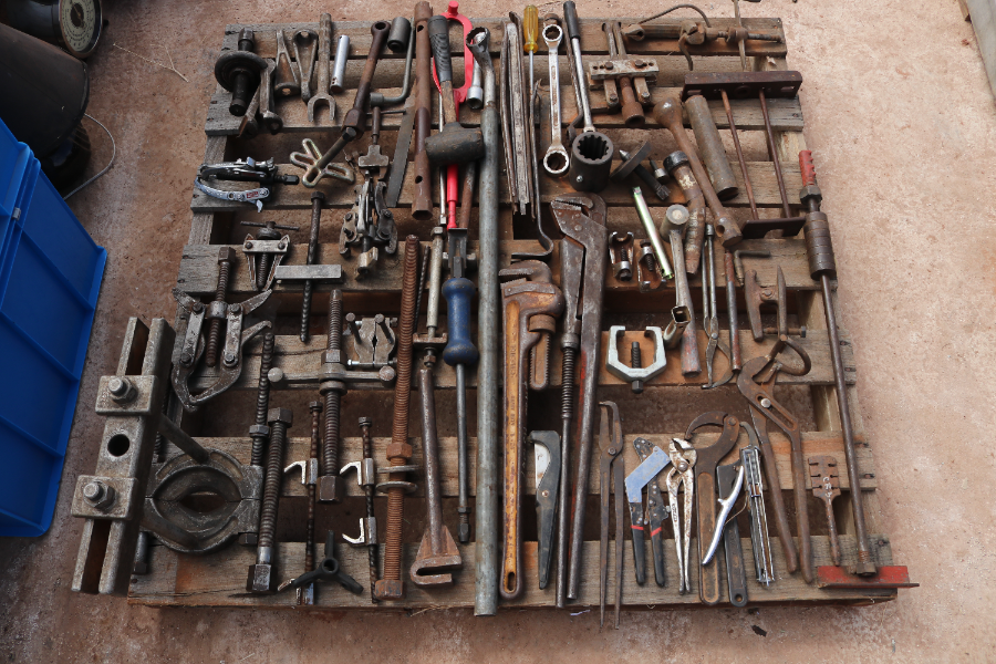 Lot 39 - Assorted workshop tools. | AuctionsPlus