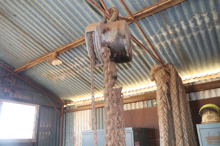 Lot 165 - Vintage endless chains x 2. | AuctionsPlus