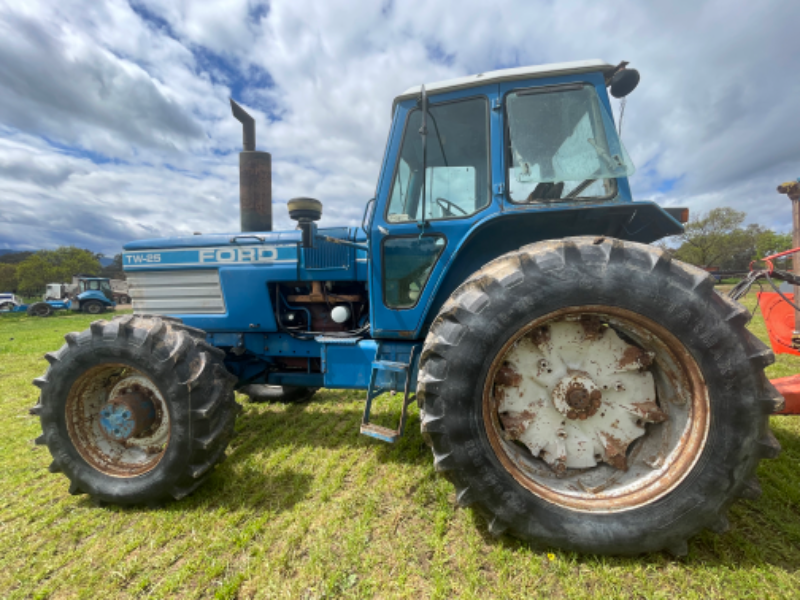 Lot 85 - Ford TW25 Tractor | AuctionsPlus