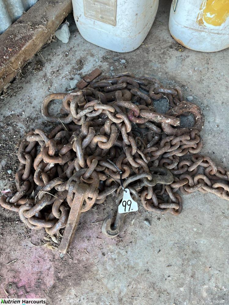 Lot 99 - Drag Chain with eyelets & hooks | AuctionsPlus