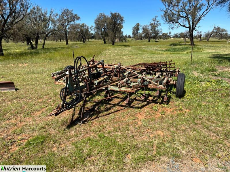Lot 6 - John Shearer Scarifier | AuctionsPlus