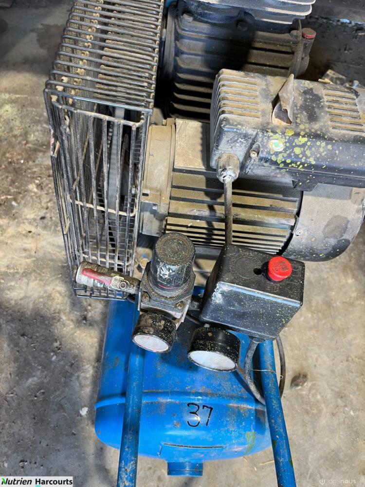 Lot 37 - Peerless Air Compressor | AuctionsPlus