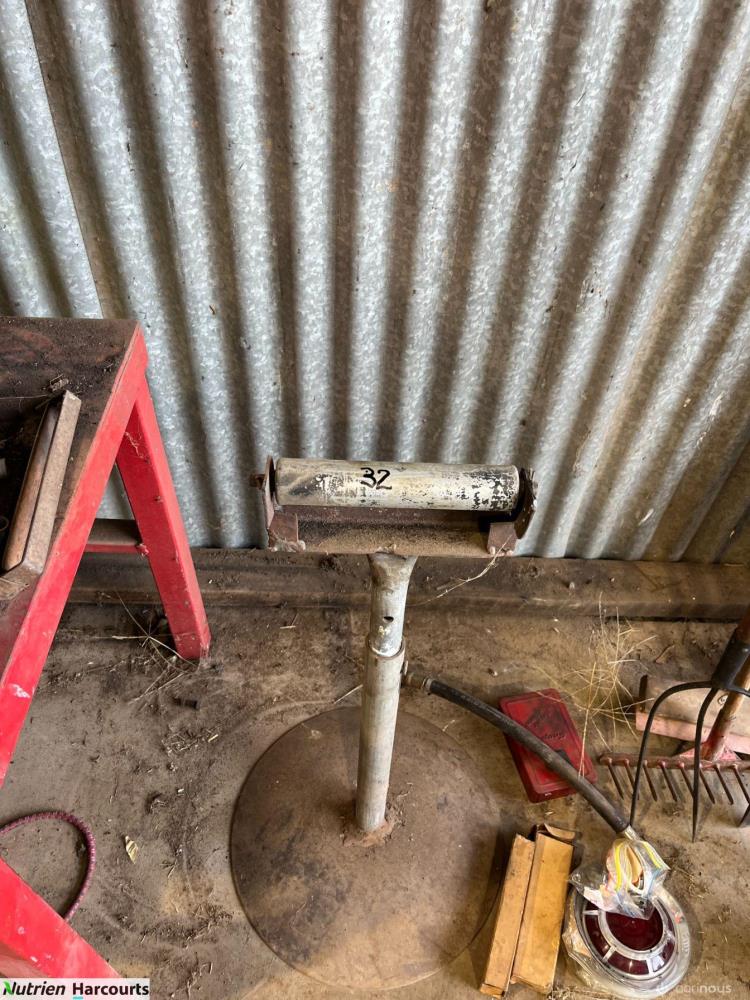 Lot 32 - Cut Off Roller | AuctionsPlus