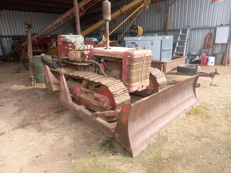 Lot 22 - International Crawler Dozer | AuctionsPlus