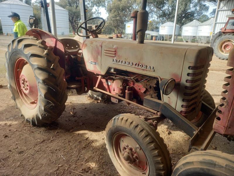 Lot 23 - International B 250 Tractor 1 | AuctionsPlus