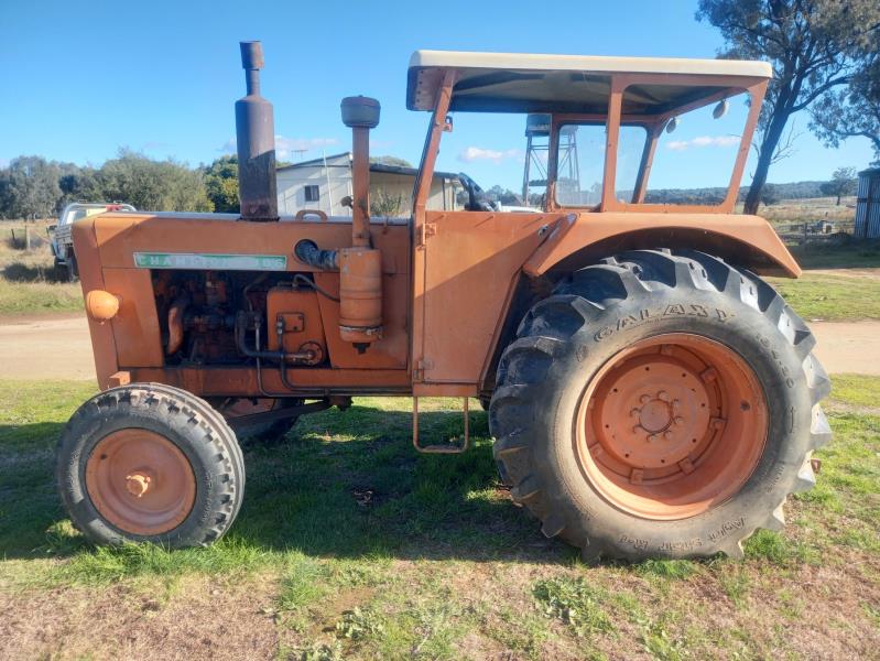 Lot 11 - Chamberlain Champion 306 | AuctionsPlus