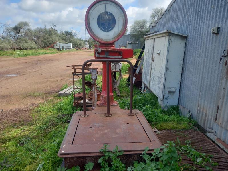 Lot 16 - Large Dial Asco Platform Scales | AuctionsPlus