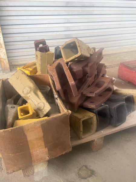 Lot 58 - Teeth & Ripper Boots | AuctionsPlus