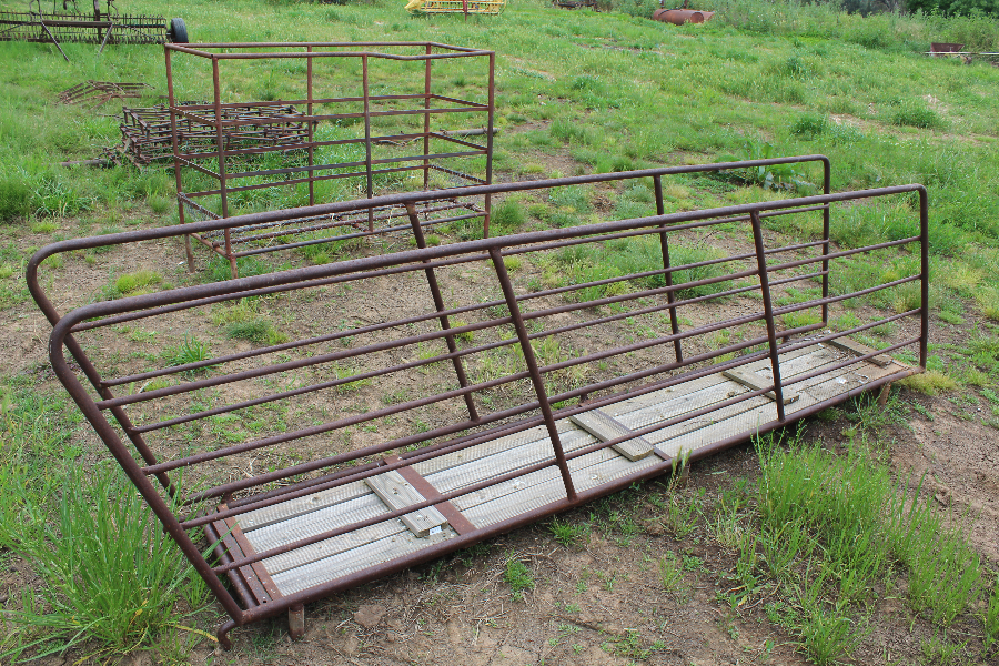 Lot 242 - Portable sheep loading ramp | AuctionsPlus