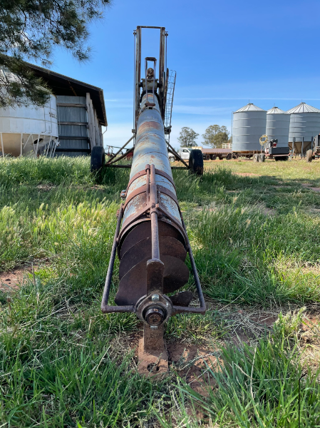 Lot 5 - Mitze Auger | AuctionsPlus