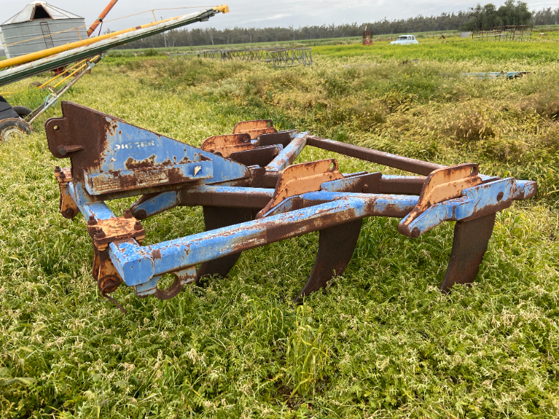 Lot 17 - Grizzly 'Digger' 5 Tyne HD Deep Ripper | AuctionsPlus