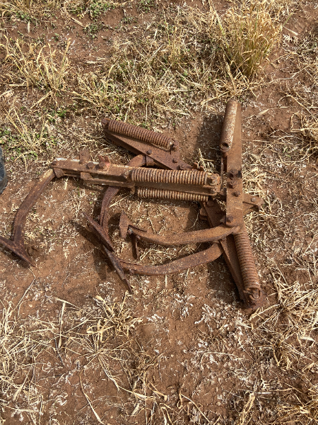 Lot 39 - 4x Spring Tynes | AuctionsPlus