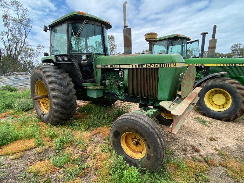 Lot 2 - John Deere 4240 2WD Tractor | AuctionsPlus