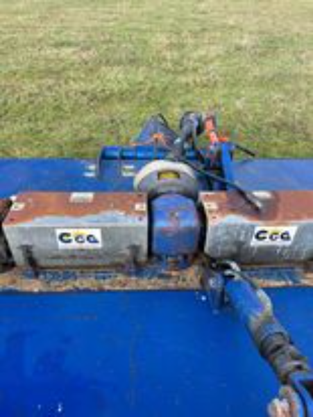 Lot 12 - Chris Grow Engineering Topper | AuctionsPlus