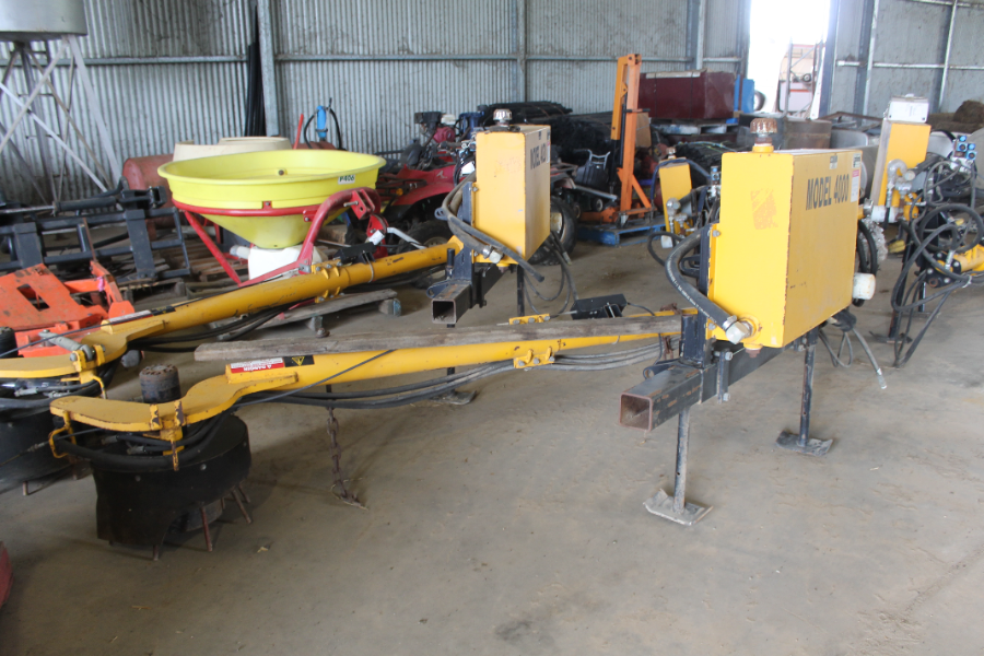 Lot 12 - Weed Badger | AuctionsPlus