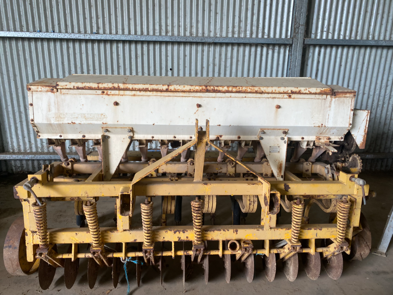 Lot 15 - ConnerShea - Coulter Coil Tyne Drill | AuctionsPlus
