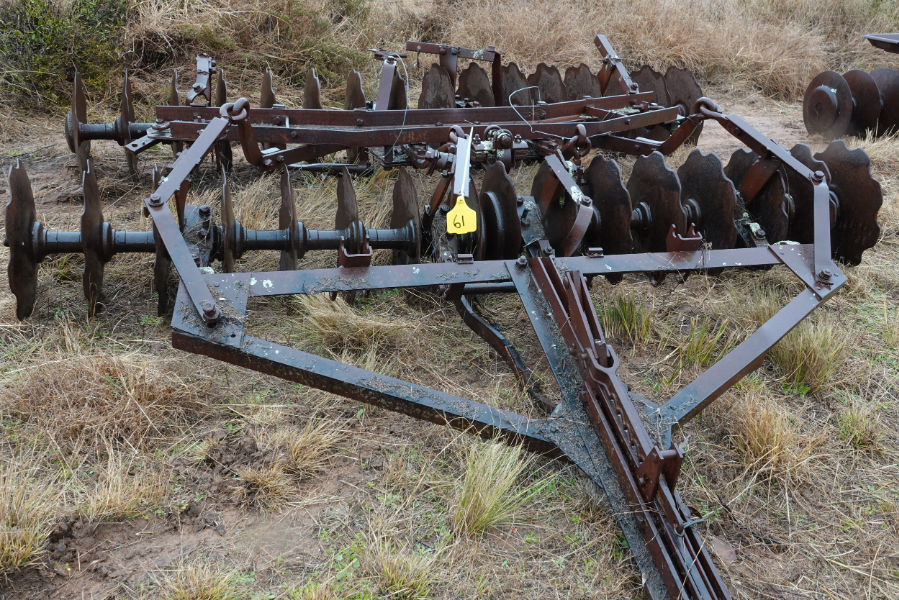 Lot 61 - Disc plough | AuctionsPlus