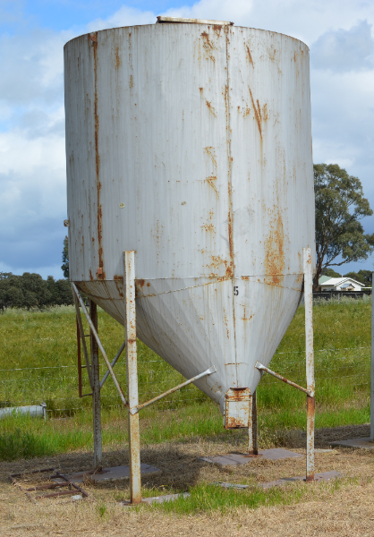Lot 11 - Seed Silo | AuctionsPlus