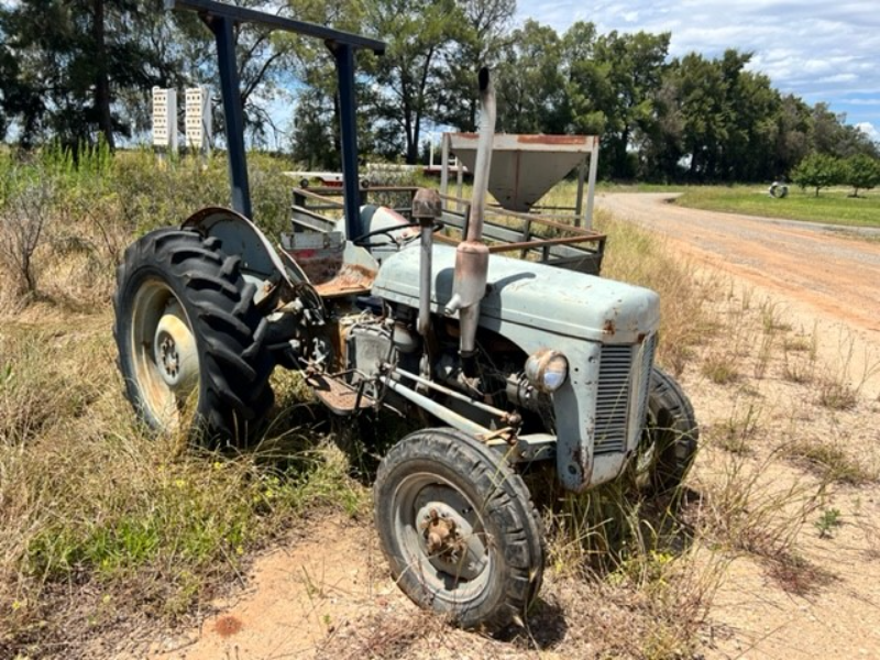 Lot 33 - Tractor & Implements | AuctionsPlus
