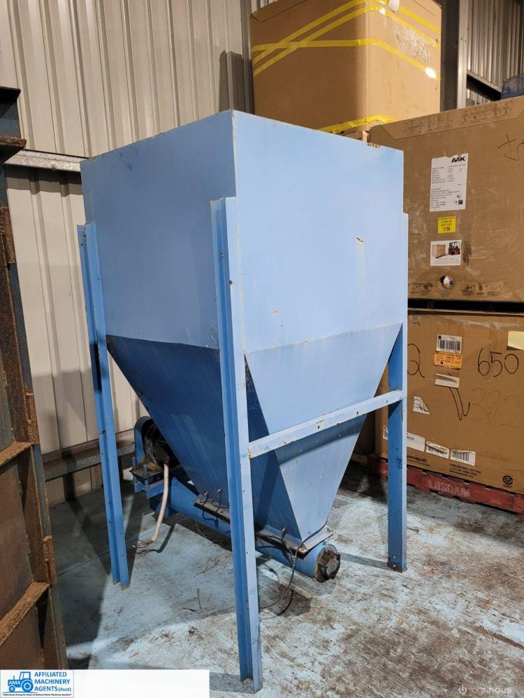 Lot 189 - Blue 1/2 ton Hopper | AuctionsPlus