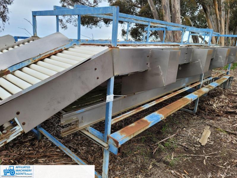 Lot 132 - Large Sorting Table | AuctionsPlus