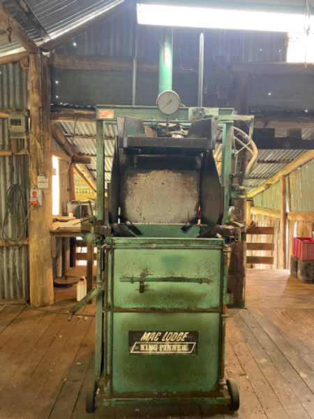 Lot 52 - Woolpress | AuctionsPlus