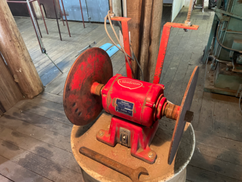 Lot 53 - Emery Grinder | AuctionsPlus