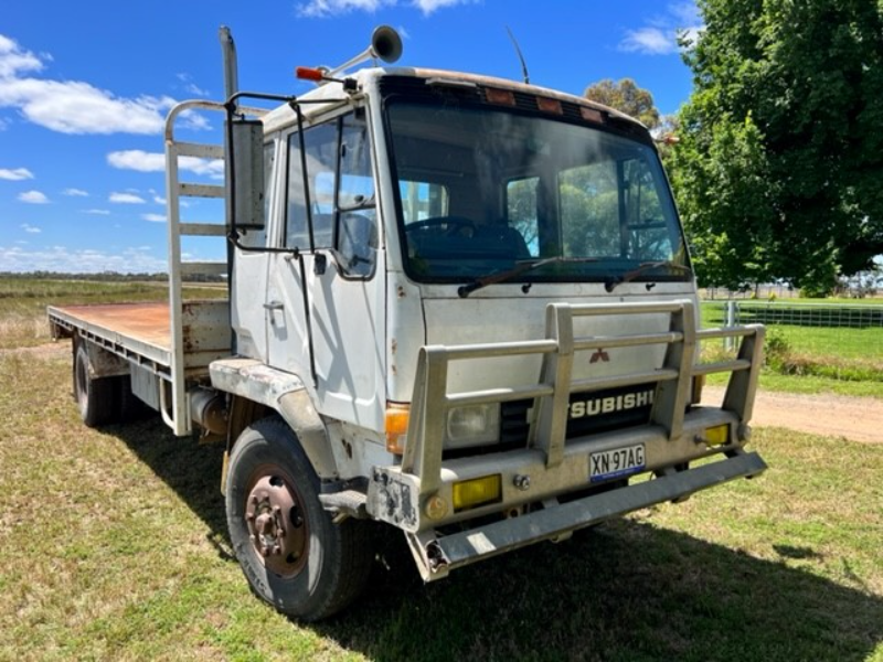 Lot 40 - Rigid Tray Truck | AuctionsPlus