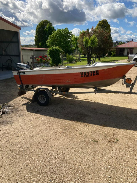 Lot 50 - Savage Snipe Aluminium Boat & Trailer | AuctionsPlus