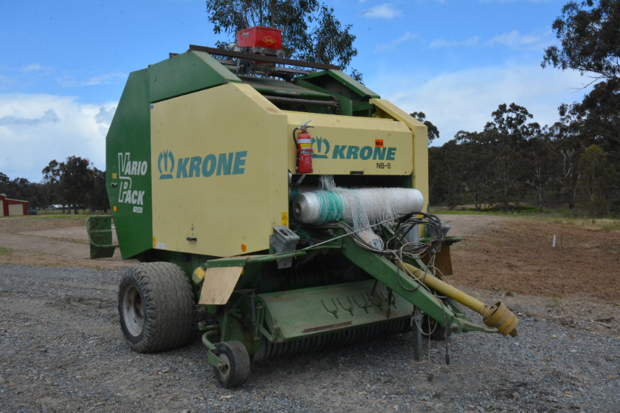 Lot 5 - 2003 Krone Vario Pack 1800 Round Baler | AuctionsPlus