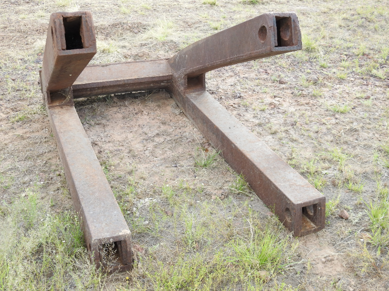 Lot 56 - Tree Spear suit D9 | AuctionsPlus