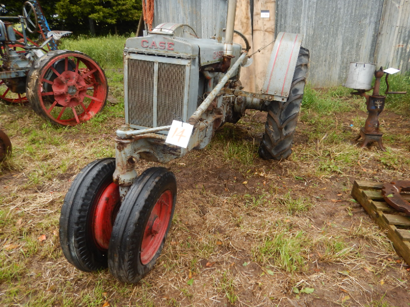 Lot 14 - Case CC Tractor | AuctionsPlus