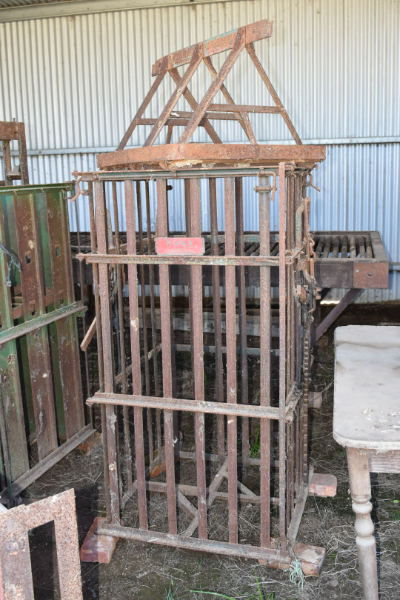 Lot 202 - Ajax Manual Wool Press | AuctionsPlus