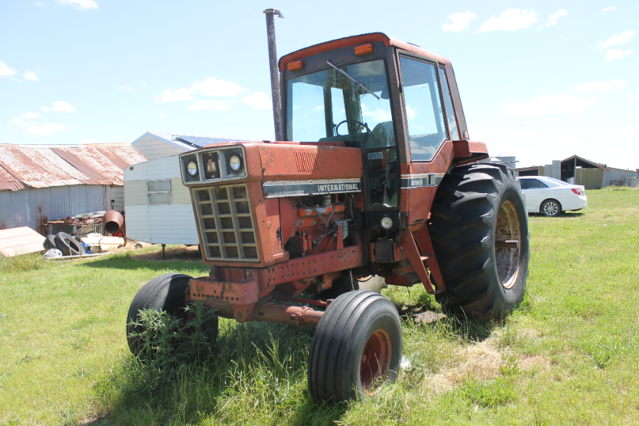 Lot 81 - 886 Case International Tractor | AuctionsPlus