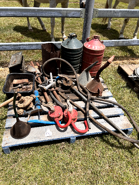 Lot 46 - Assorted Items | AuctionsPlus