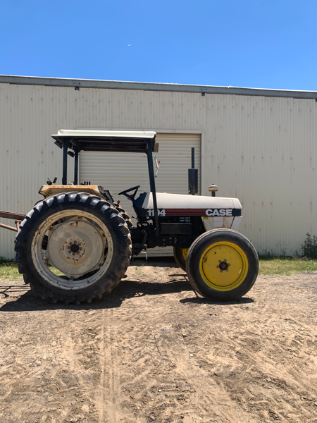 Lot 12 - CASE 1194 TRACTOR | AuctionsPlus