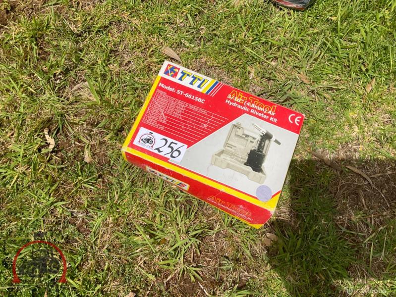 Lot 256 - TTI hydraulic pop riveter. | AuctionsPlus