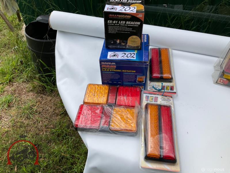Lot 202 - Flashing beacons and tail lights. | AuctionsPlus