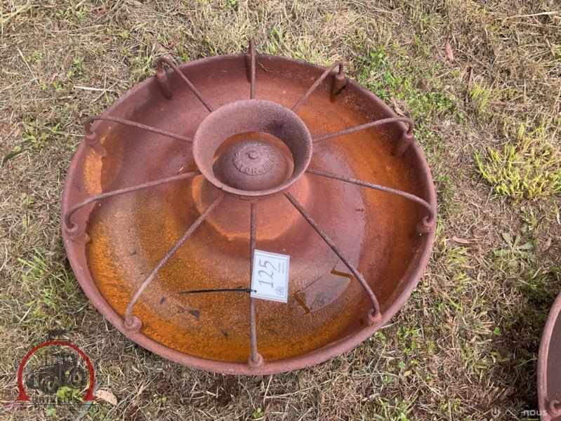 Lot 125 - Furphy pig trough in excellent condition. | AuctionsPlus