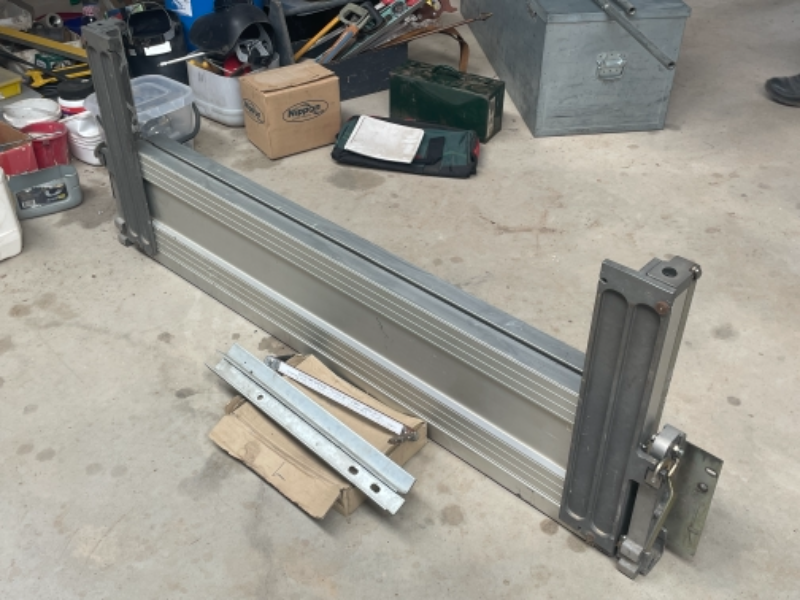 Lot 12 - Lyco Ute Back loader | AuctionsPlus