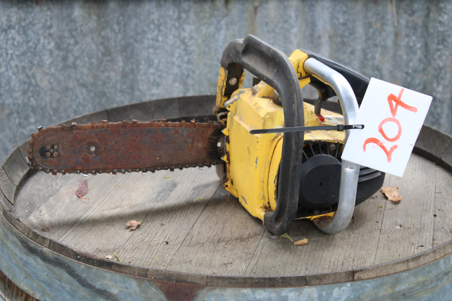 Lot 204 - McCulloch Mac 110 Chainsaw | AuctionsPlus
