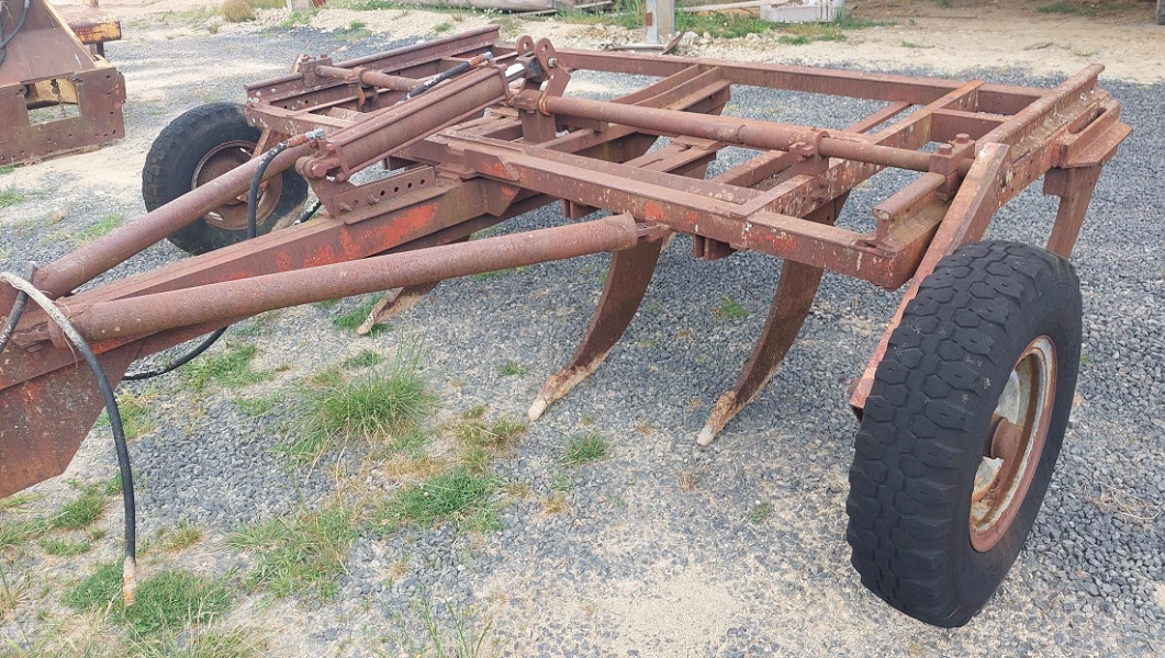 Lot 3 - Hydraulic Ripper 7 Tyne | AuctionsPlus