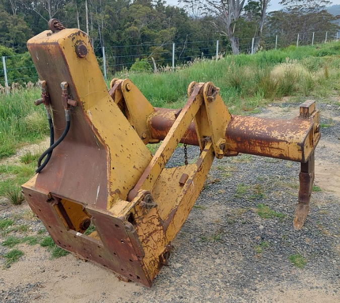 Lot 5 - Bulldozer Rippers Malarno | AuctionsPlus