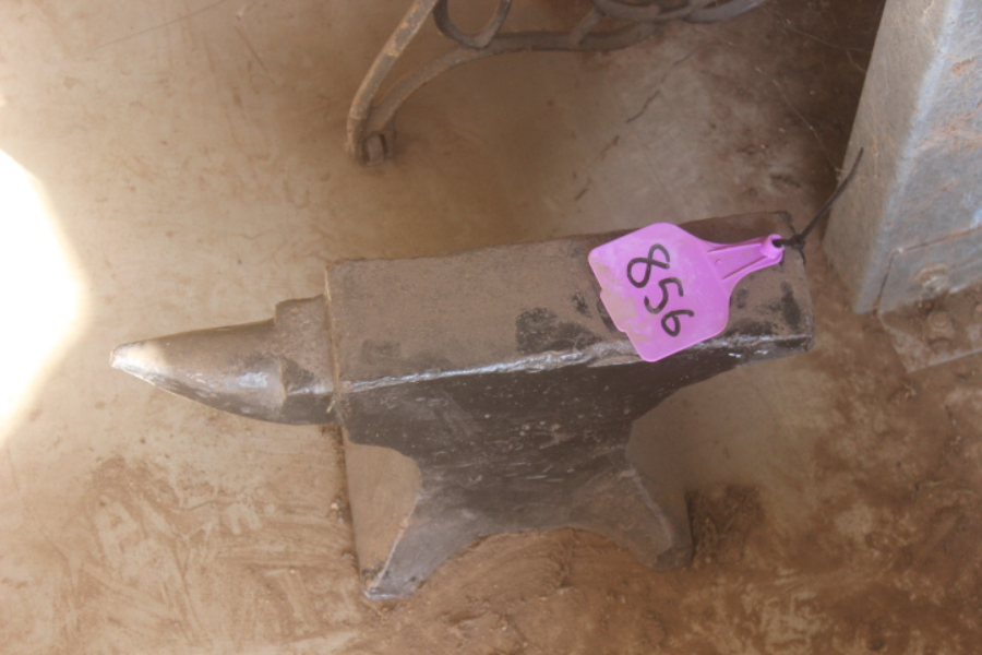 Lot 856 - Anvil | AuctionsPlus