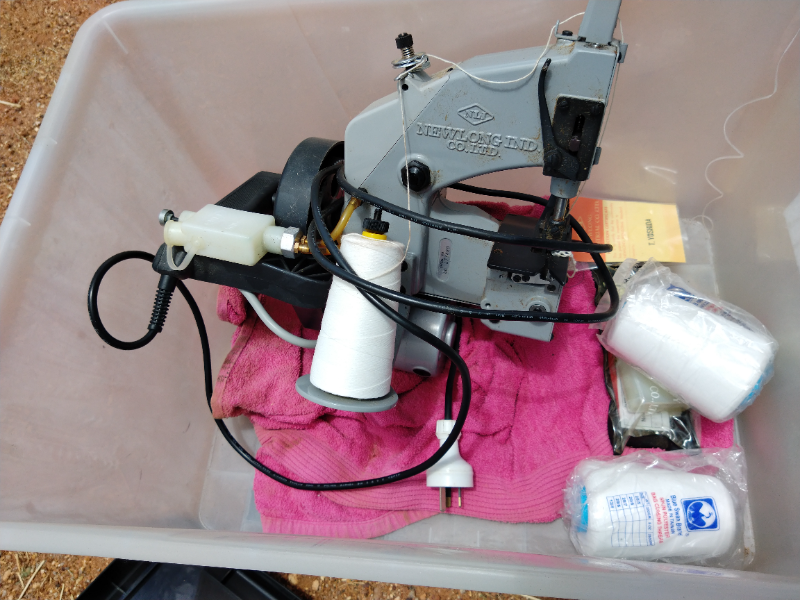 Lot 4 - Bag stitcher | AuctionsPlus