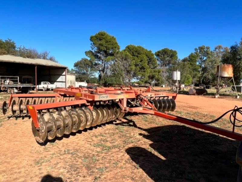 Lot 13 - Offset Disc Plough | AuctionsPlus